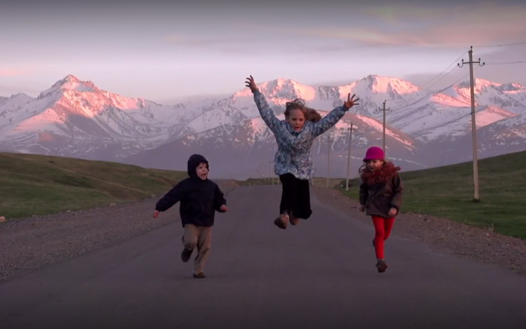 SK Kids running snowy mountains – Kiwanis Europe